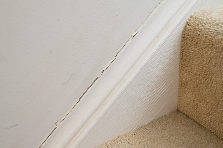 Easy Guide on How to Caulk Baseboards and Repair Them