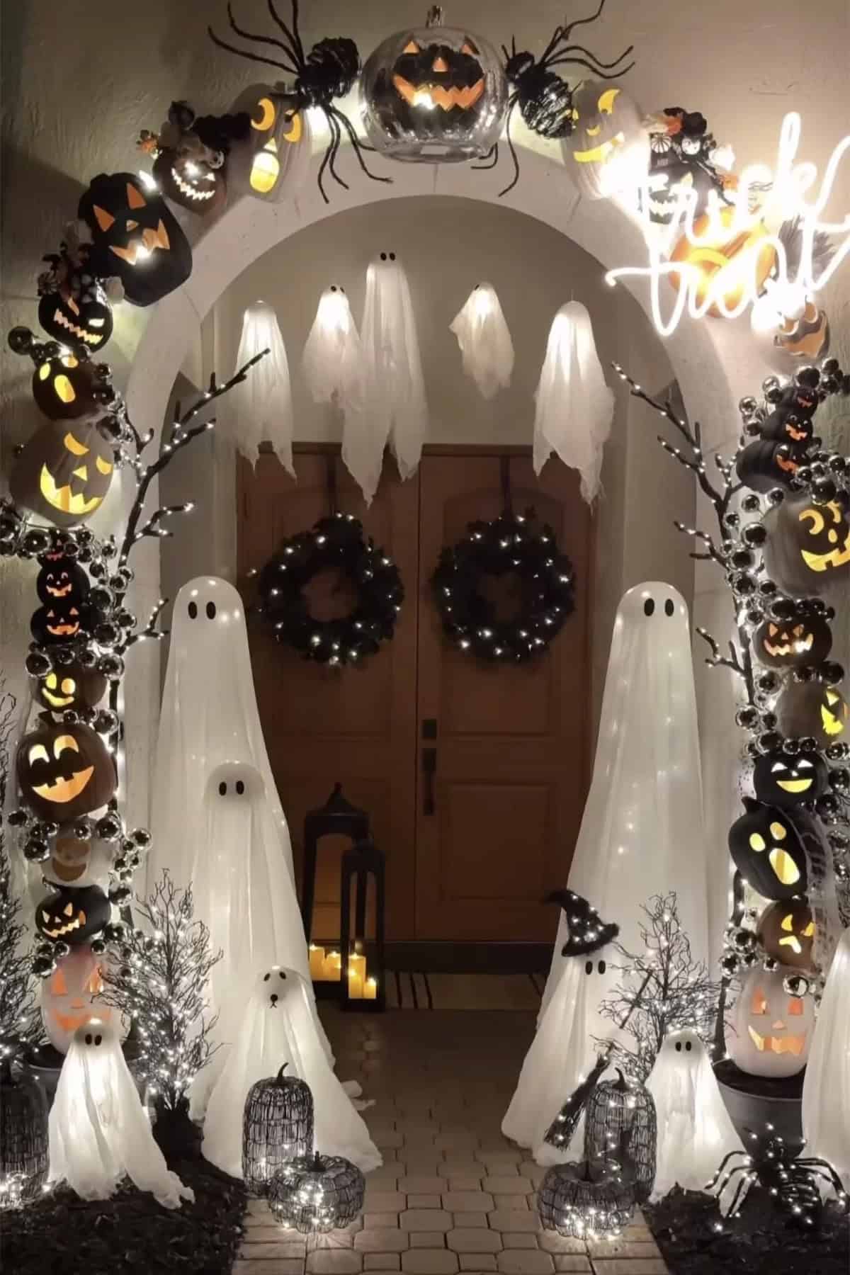 Scary Halloween Home Decorating Ideas Stylish But Spooky Halloween