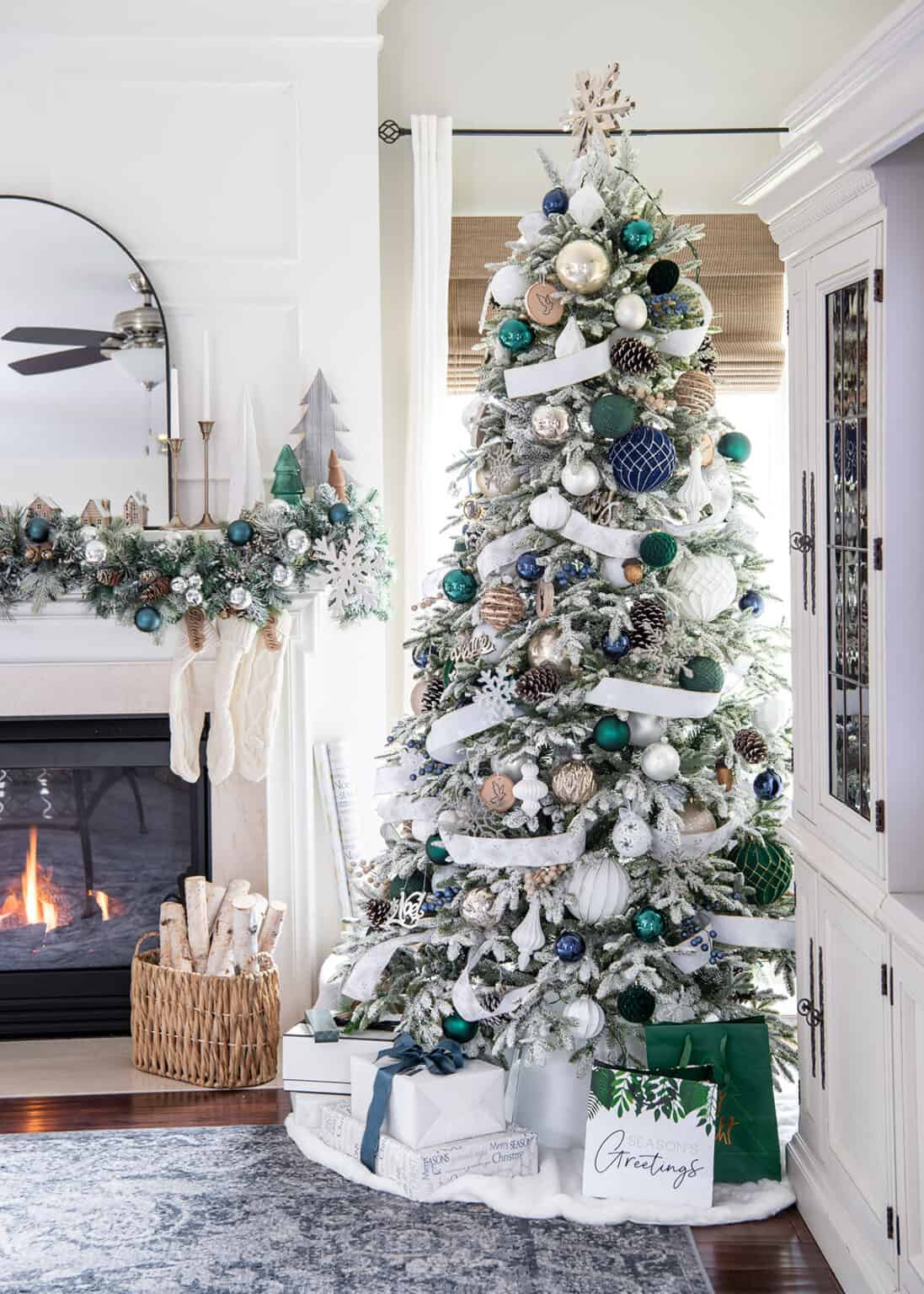 Christmas Tree Theme Ideas for Festive Holidays • Craving Some Creativity