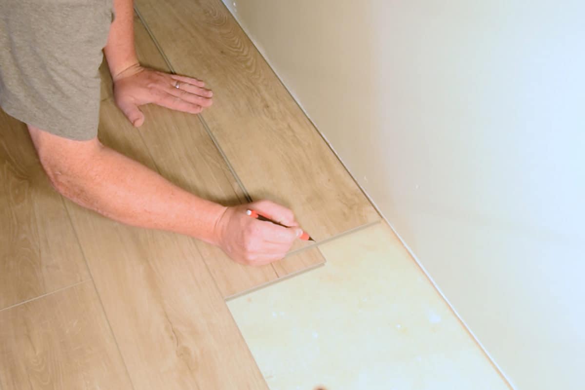 Beginner's Guide to Installing Vinyl Plank Flooring • Craving Some ...
