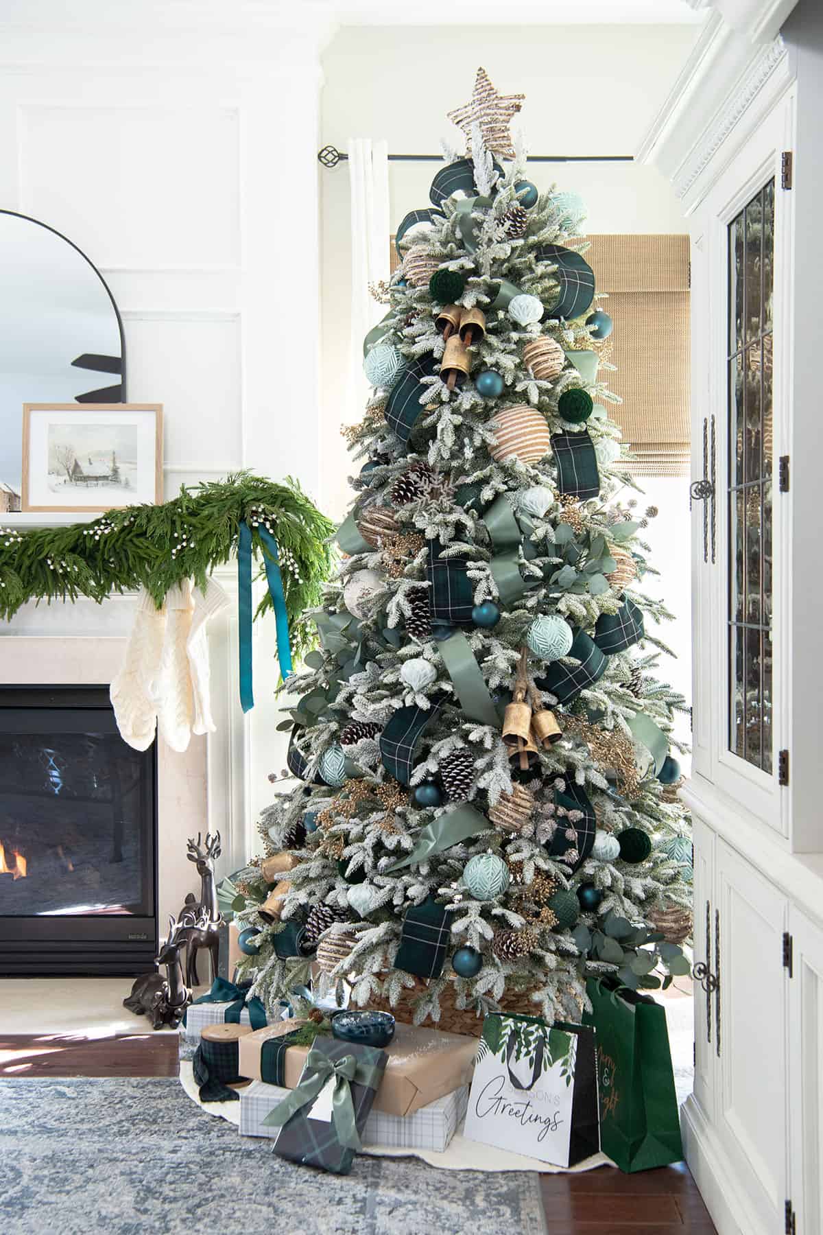 Cottage Style Green Christmas Tree Decorations Craving Some Creativity